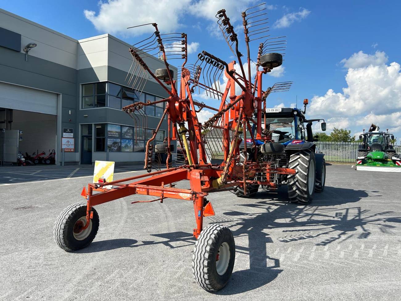 Kuhn 7301 Twin Rotor Rake | Clarke Machinery